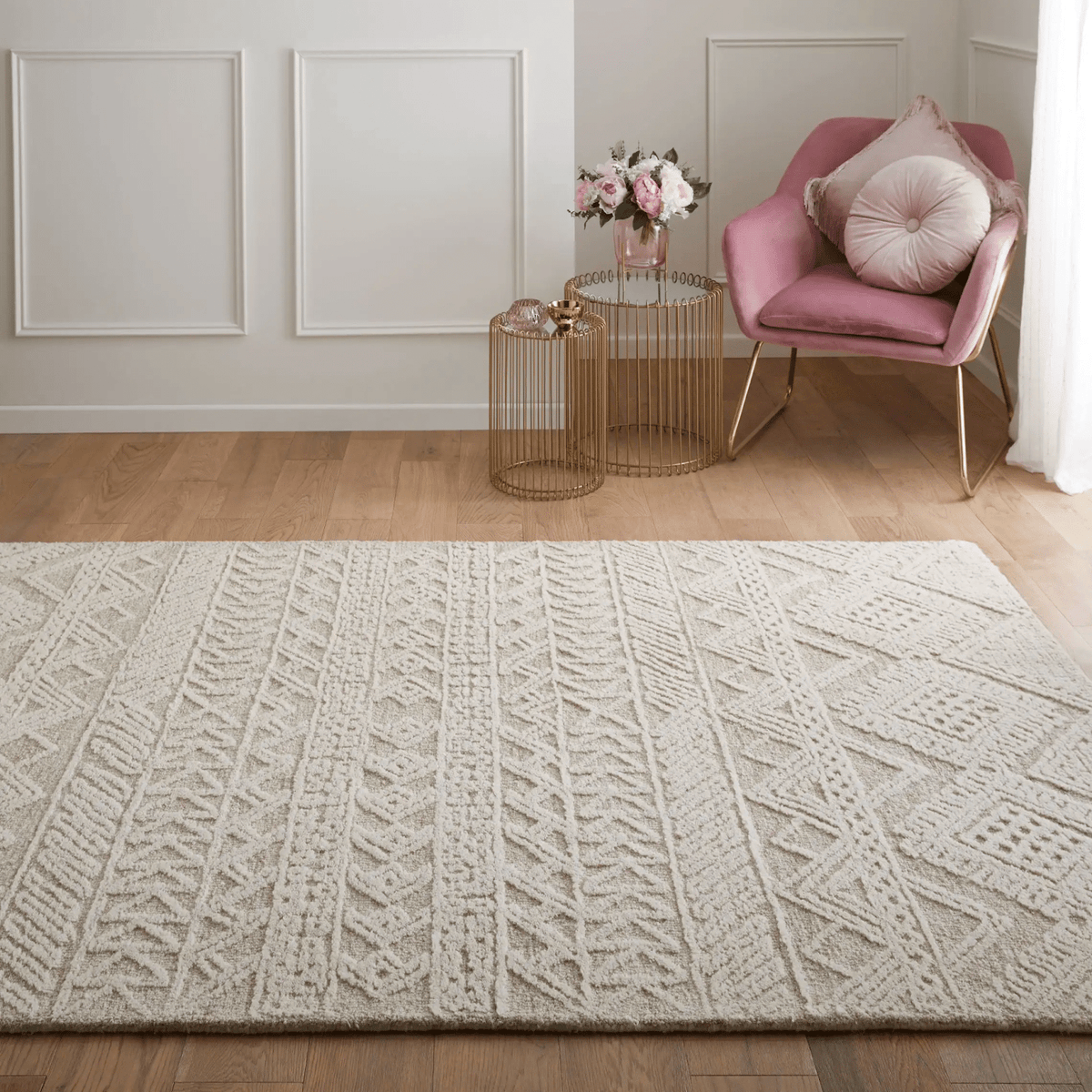 Spruce Up Your Grey Carpets With These Rugs | Expert Style Tips ...