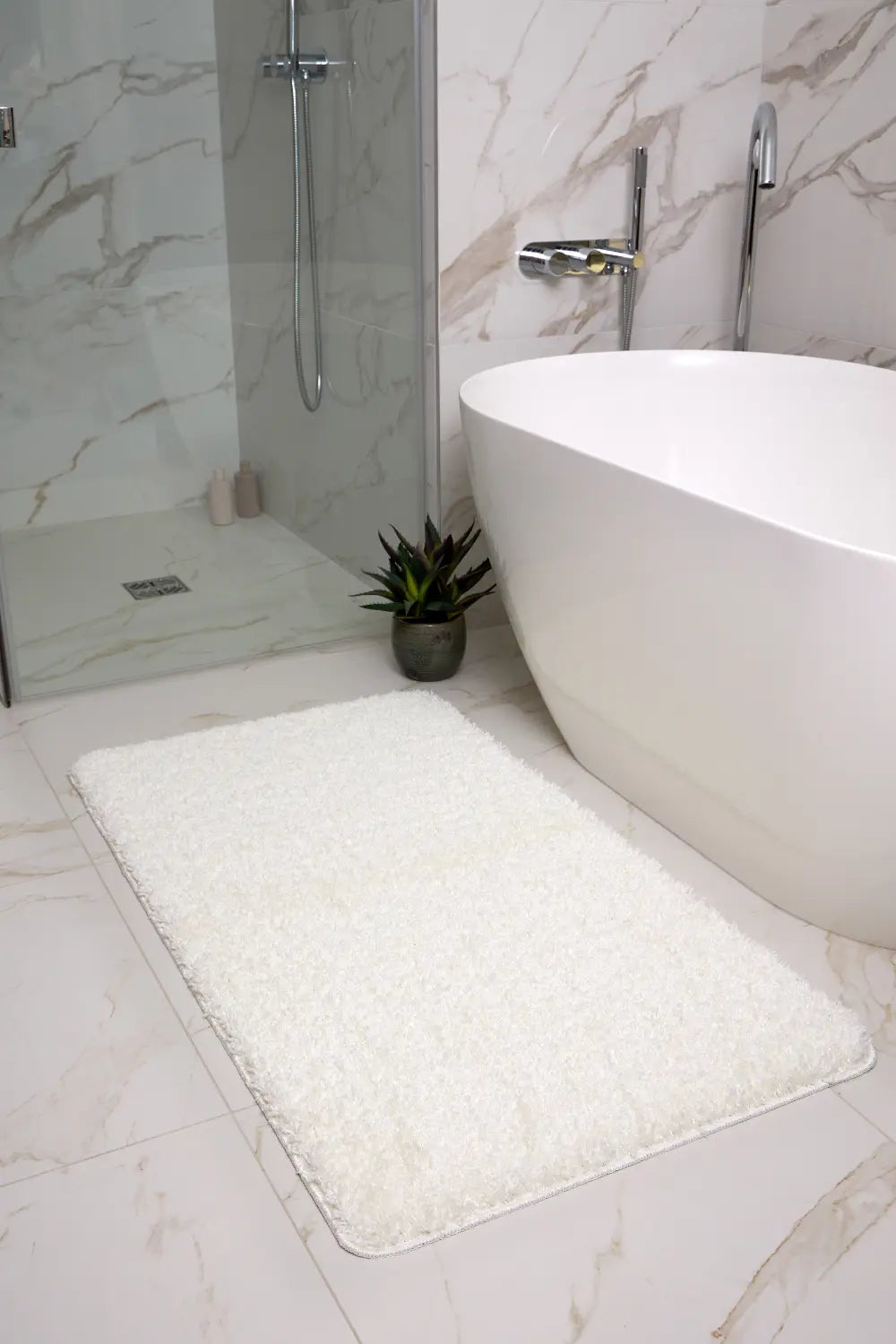 Buddy Bath Mat Ivory Ivory Rug — RugsDirect Online